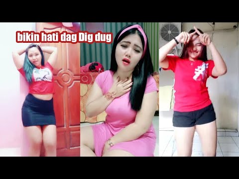 Yg bikin terpesona,karena goyanganya..!