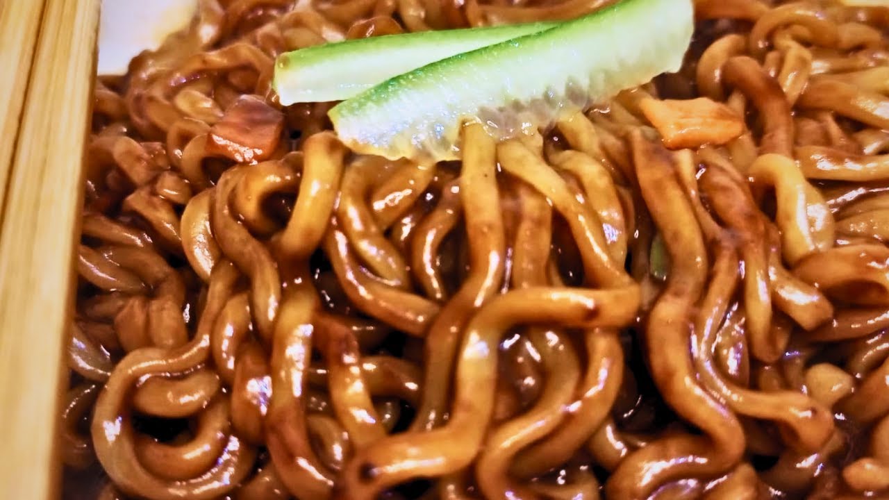 Jajjang Ramen, Samyang Noodles Review - YouTube
