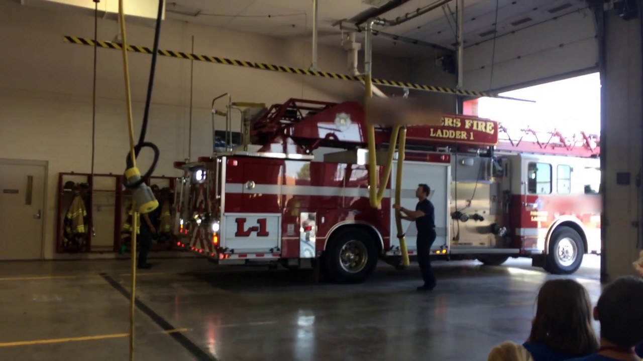 Fire Truck Backing into Fire Station - YouTube