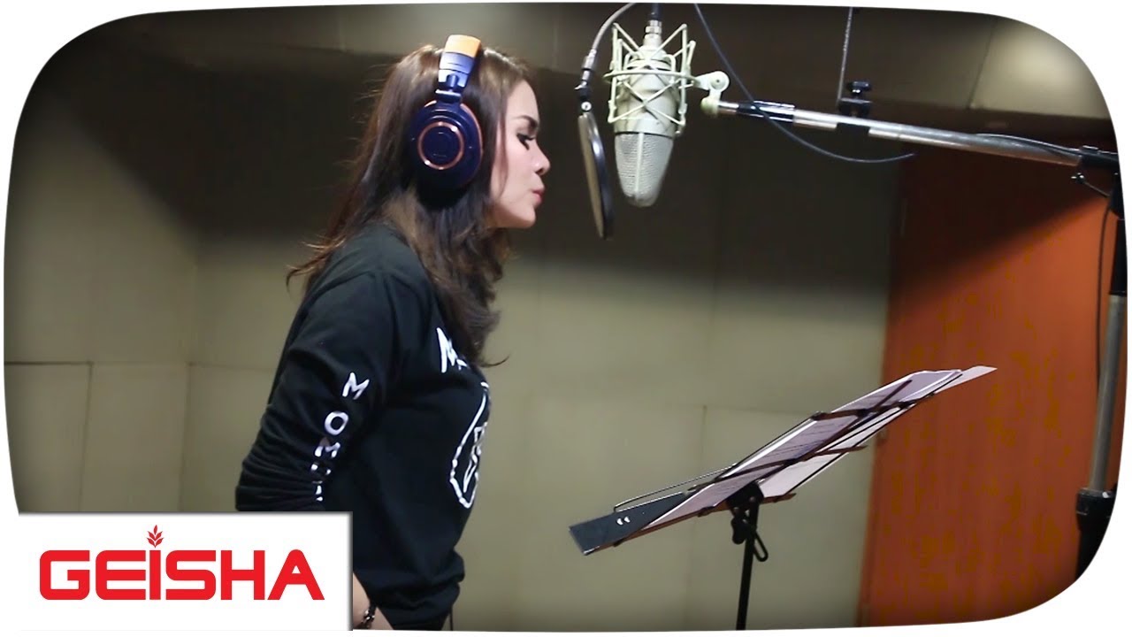 GEISHA : Recording New Album (Behind The Scene) - YouTube