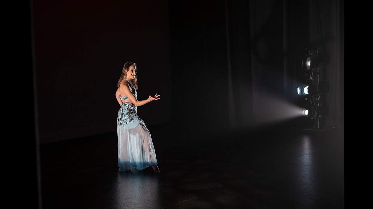 Samia of Phoenix Belly Dance performs to a Tarab song - YouTube