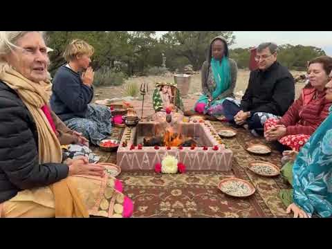 Daily Fire Ceremony at the Haidakhandi Universal Ashram - YouTube