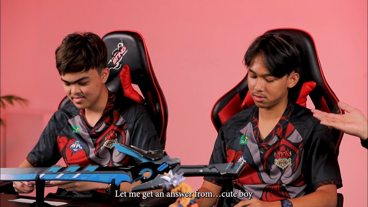 Players Answer Fans Questions - YouTube