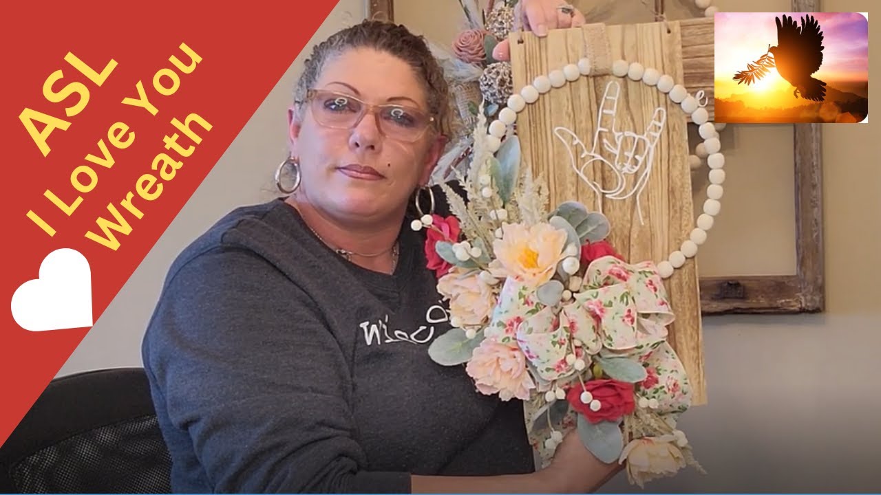 ASL "I Love You" Wreath @DovesCraft #signlanguages #valentinesday # ...