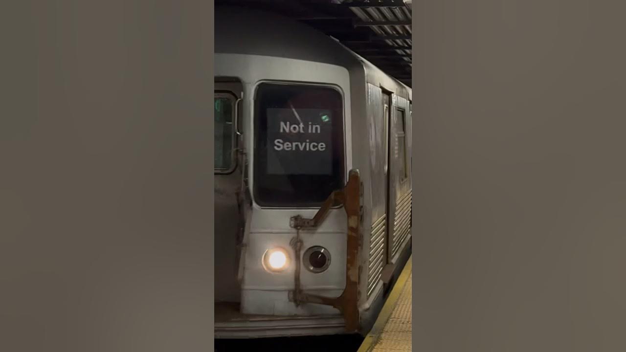 R42 Garbage train at Queens Plaza - YouTube