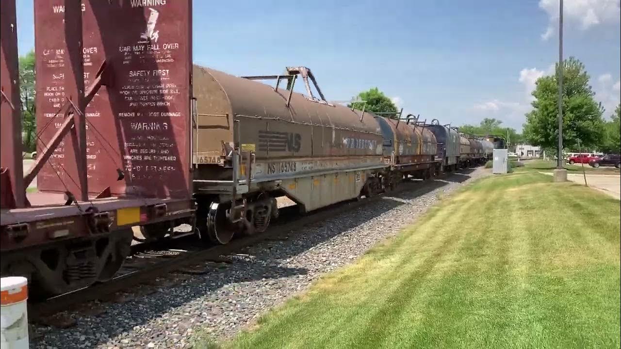 CSX L301 Holland Michigan 6/1/23 - YouTube