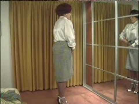 Changing skirtsuit
