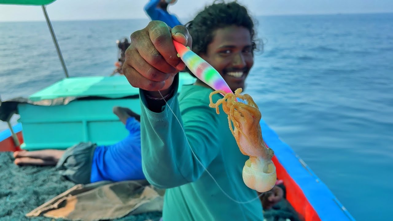 🔥💥Traditional Hand Fishing 🎣🐙 | Smart Boy Catching Sea Coast Octopus by ...