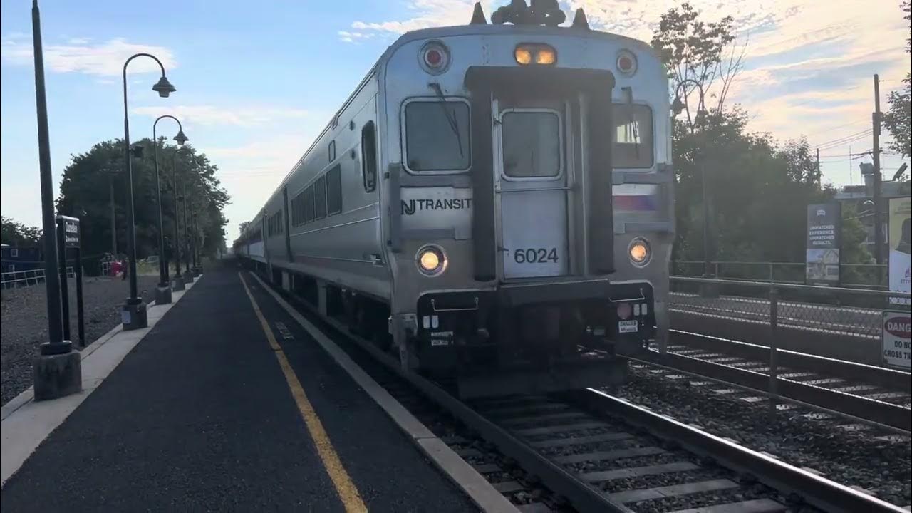 NJT 6024 leads NJT 5150 at Dunellen - YouTube