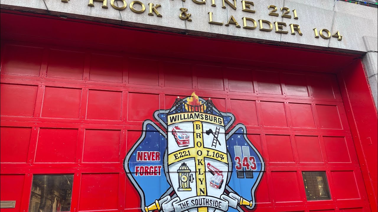Tour Of FDNY Engine 221 Ladder 104 “The SouthSide” - YouTube