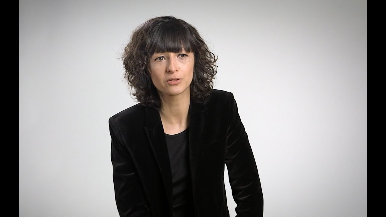 Portrait d'Emmanuelle Charpentier, Prix Nobel de chimie 2020 - YouTube