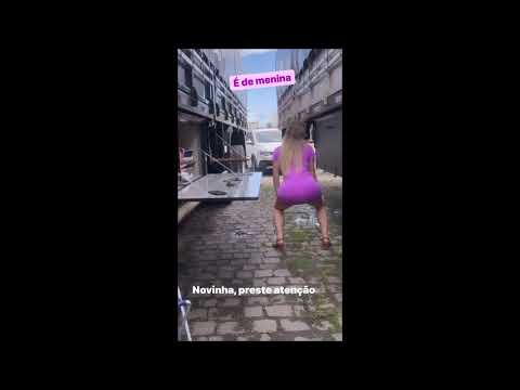 Aline Caminhoneira PELADA na Boleia do Caminhão