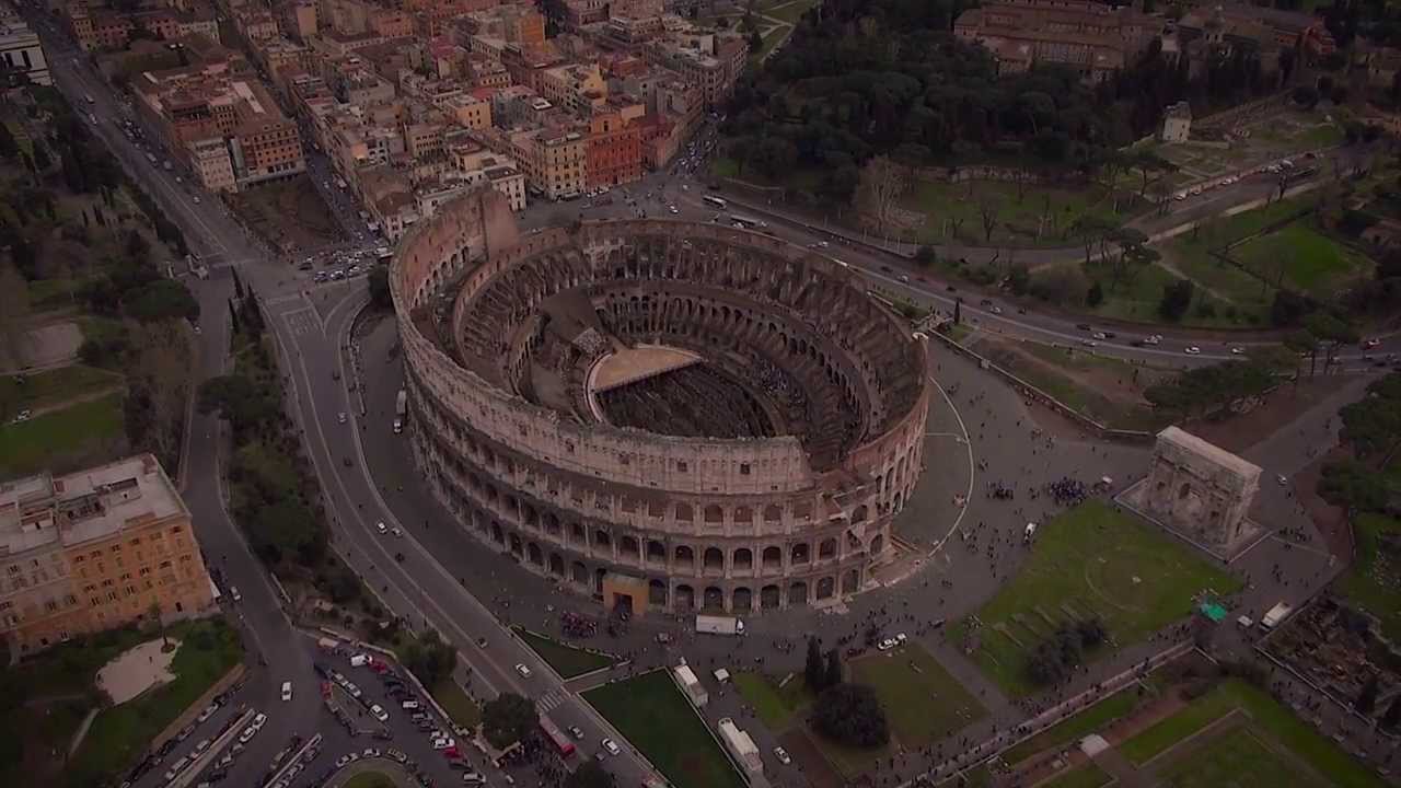 Colosseo Panorama Aereo su Roma - YouTube