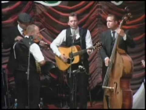 The Rockridge Brothers @ Woodsongs - Wayfaring Stranger - YouTube