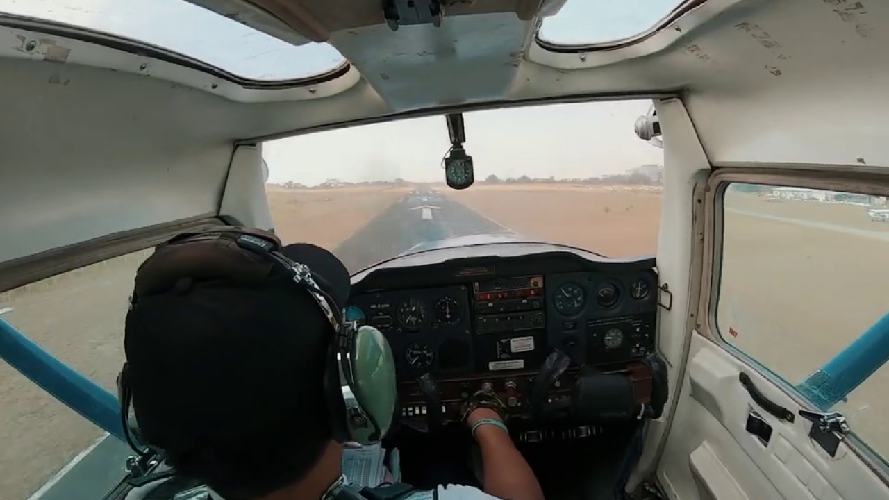 Practicing Landings at OMNI Aviation Clark - YouTube
