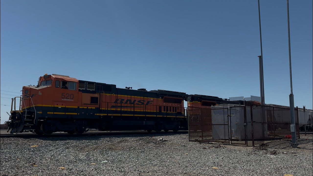 BNSF 520 Port Job 103 East | Stockton Railfest ‘25, Stockton CA - YouTube