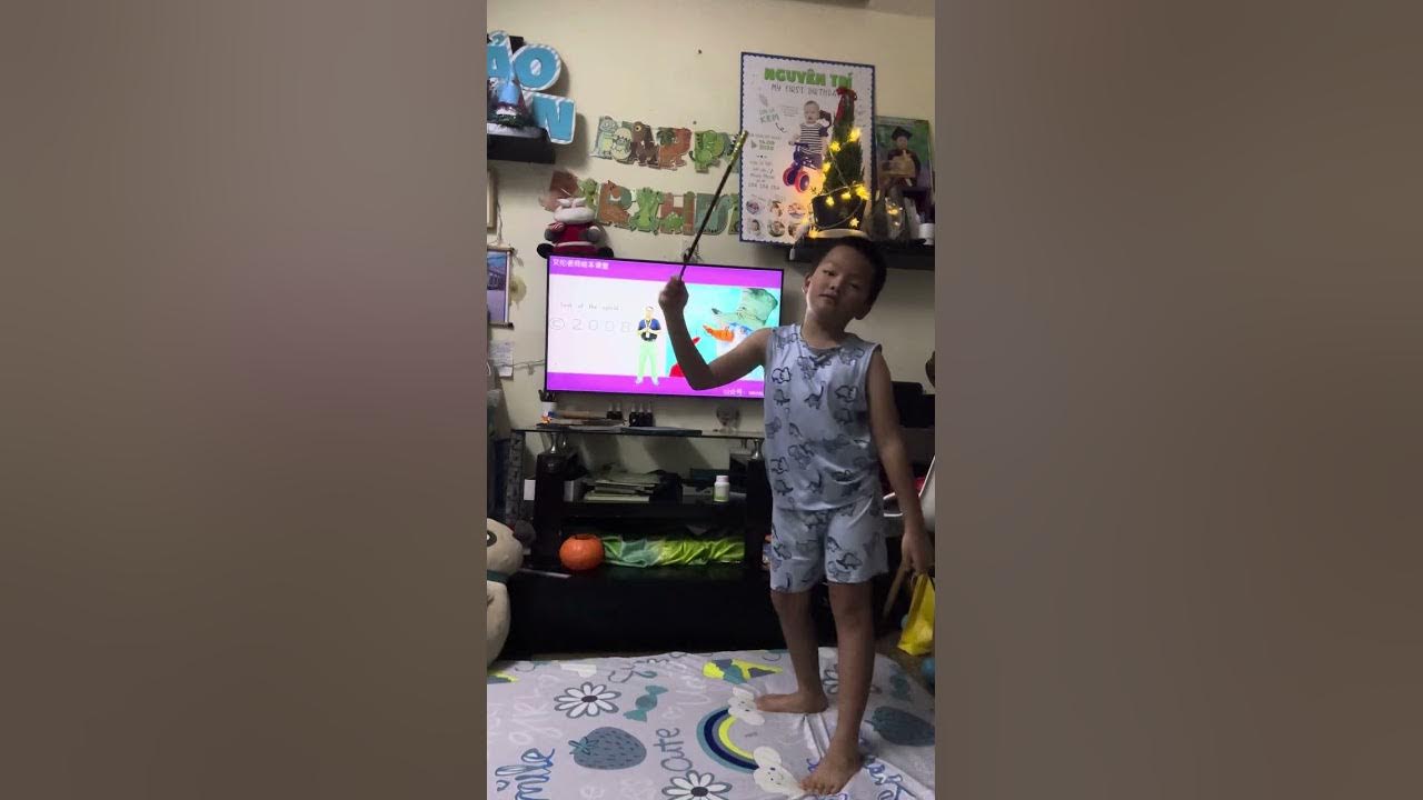 Thuyet trinh Heinemann - Making a snow man (Nui 6y) - YouTube