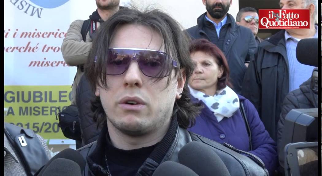 Luca Varani, l'amico ai funerali: "Gli assassini sono abbienti, temiamo ...