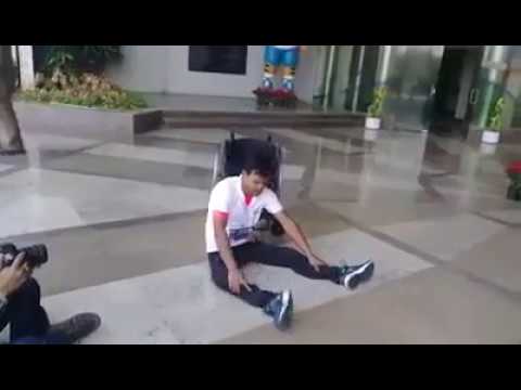 Paraplegic doing Wheelchair Wheelie, Backfall, Floor Transfer - Life ...
