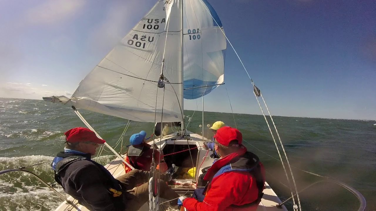 Sailing a Kirby 25 in 20kts offshore - YouTube