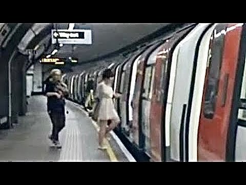 Old Balham Station Northern Line Train London Underground Tube - YouTube