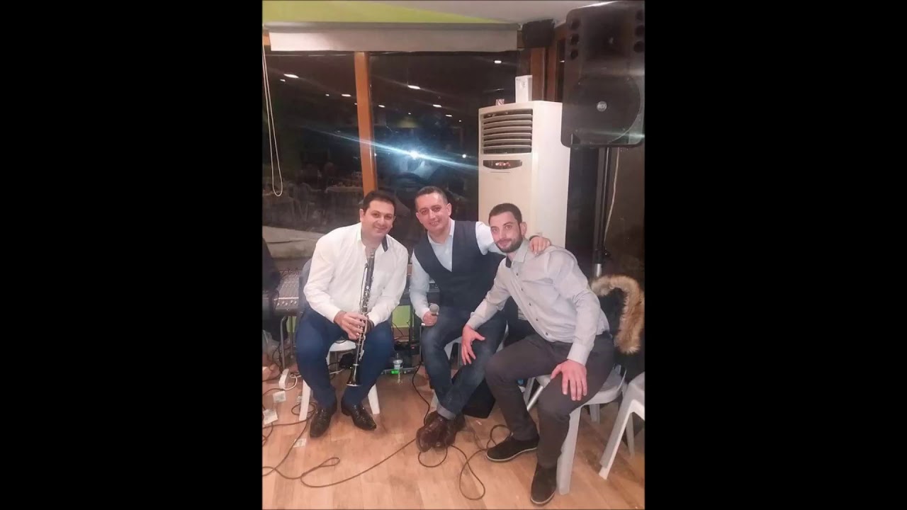 ΚΩΣΤΑΣ ΣΜΟΛΙΚΑΣ ΦΩΤΗΣ ΤΡΑΣΙΑΣ ΣΠΥΡΟΣ ΠΑΠΠΑΣ ΓΛΕΝΤΙ ΣΤΗΝ ΤΑΒΕΡΝΑ ...