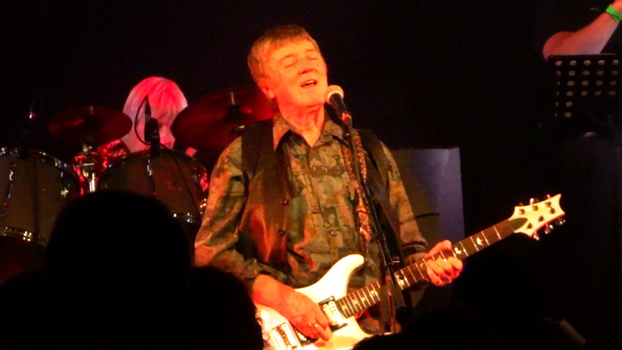 "Autumn Almanac" performed live by The Kast Off Kinks, 2019-11-24, at ...
