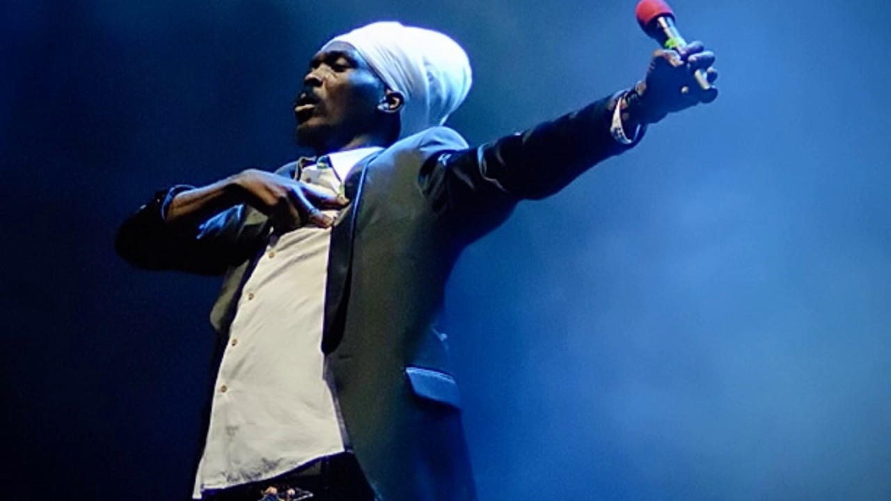 anthony b. do not buss your gun tonight ( rock me riddim ) - YouTube