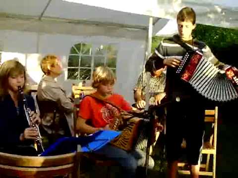 't Joenkfolk - Schoppen boer - YouTube