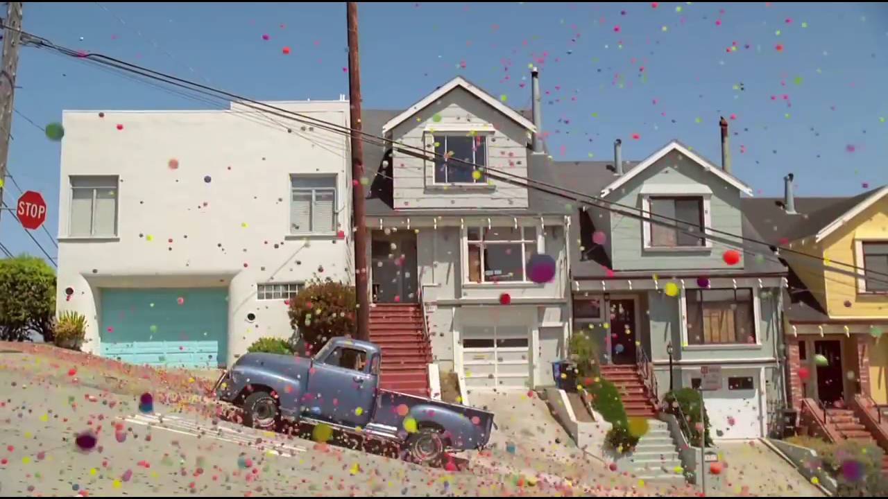 Sony Bravia LCD TV: Bouncy Ball Commercial - YouTube