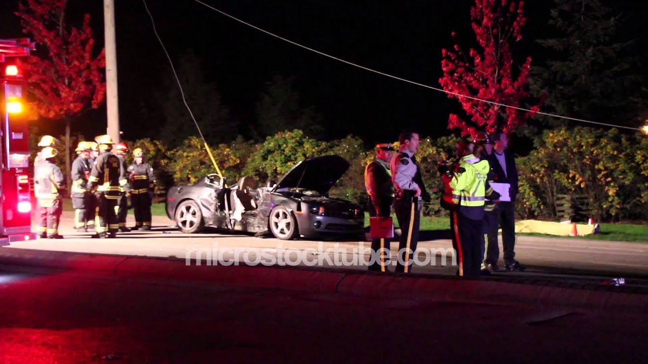 Car crash scene with dead body under tarp - YouTube