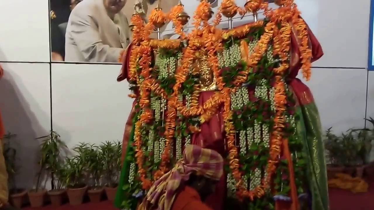 Cultural Dance of Karnataka- Puja Kunitha Dance - YouTube