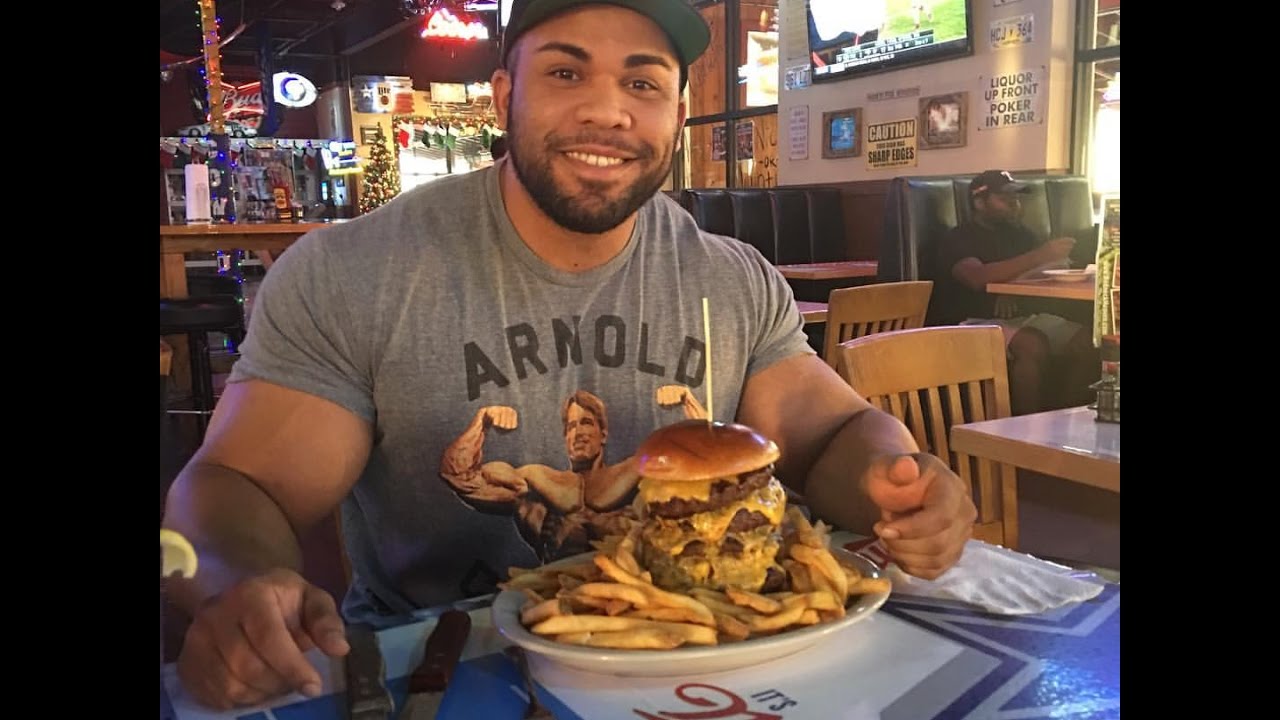 Bubba's "Tower in an Hour" Burger CHALLENGE! 5000 CALORIES - YouTube