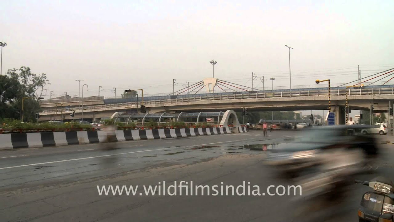 Moolchand flyover in quick motion - YouTube
