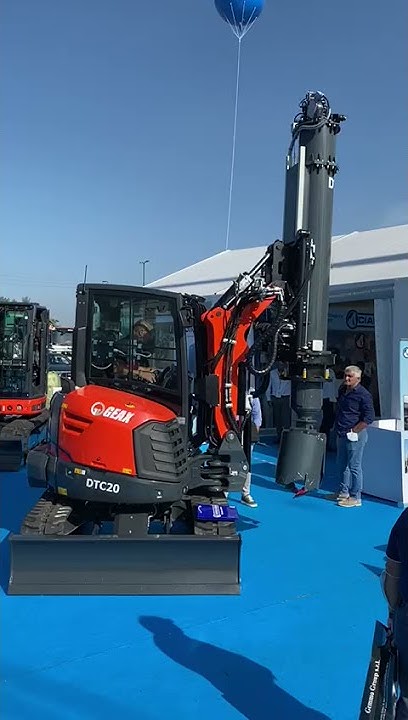 Geax DTC20 compact piling rig at Geofluid - YouTube