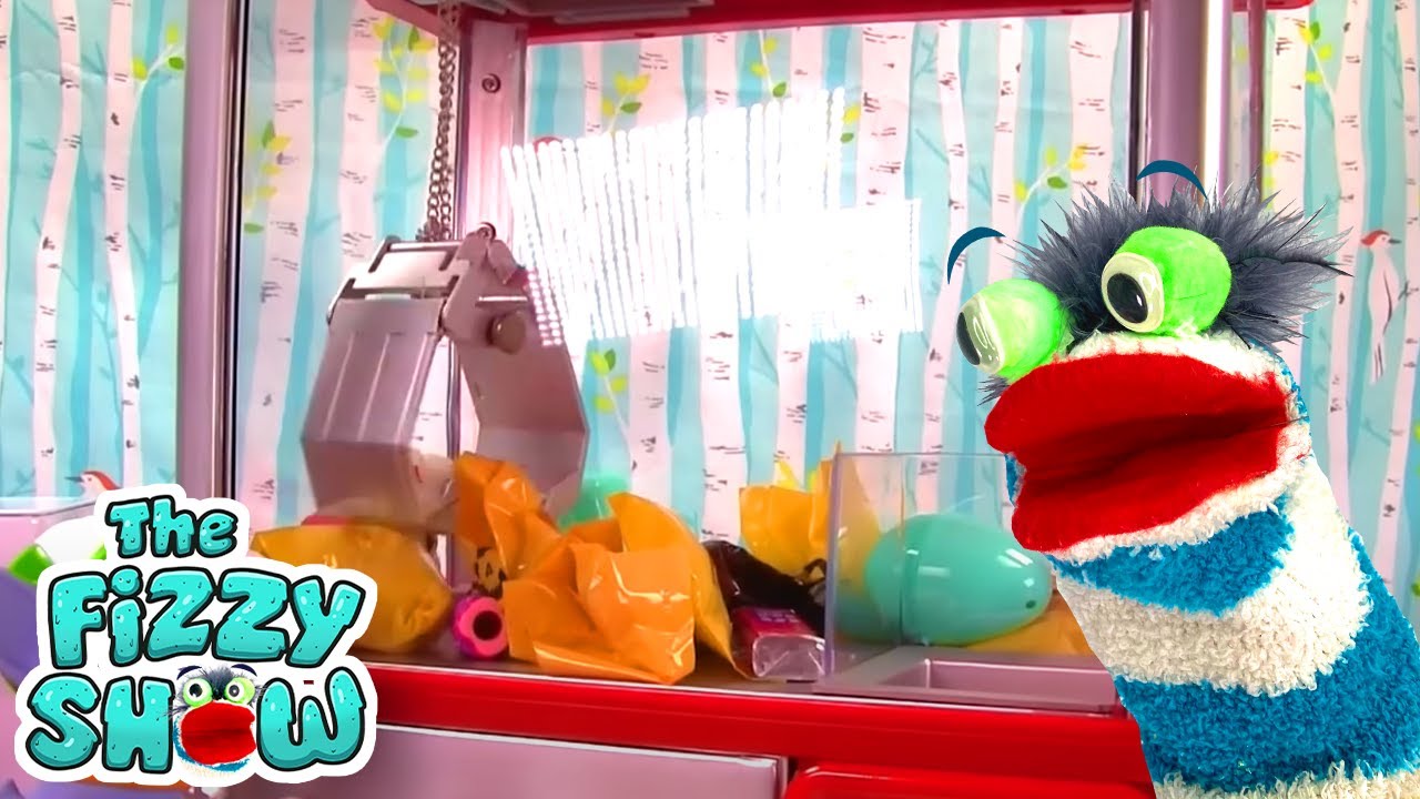 Fizzy Has Fun with the Paw Patrol Claw Machine - YouTube