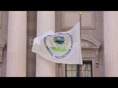 ENVIRONMENTAL PROTECTION AGENCY FLAG AT THEIR HEAD OFFICE IN WASHINGTON ...