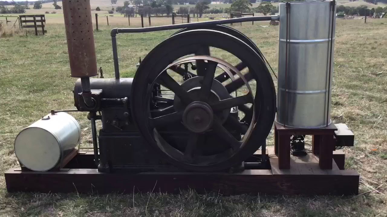 White gasoline engine 6HP - YouTube