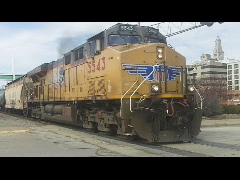 UP 5543 North Leads An Oil Train, Davenport, IA - YouTube