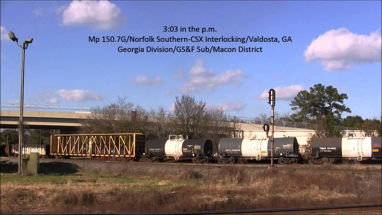 Norfolk Southern SD40-2 6109 leads NS G-64 through downtown Valdosta, GA - YouTube