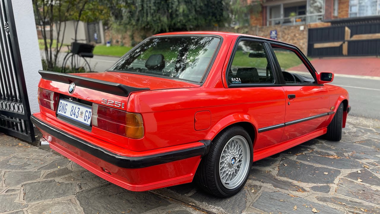 BMW E30 M20B25 EXHAUST SOUND - YouTube