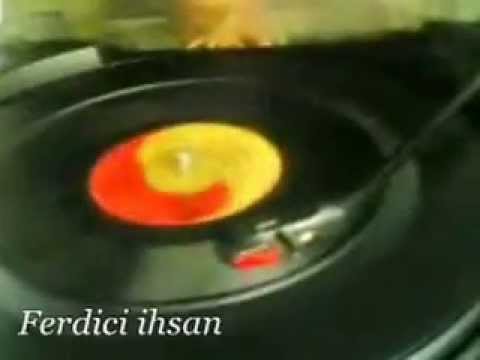 Ferdi Tayfur & Yapıştı Canıma Bir Kara Sevda (1972 Seda Plak 15)
