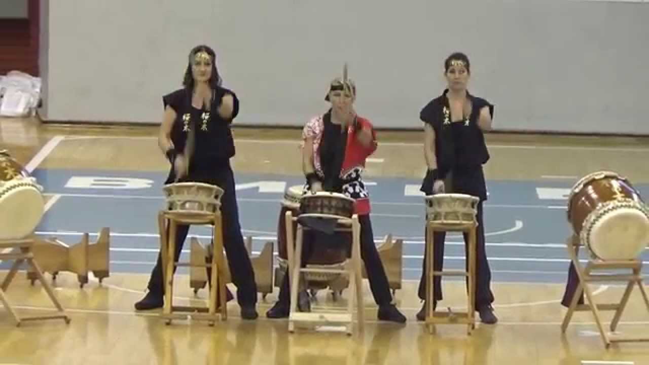 Belgrade Kendo Trophy 2015 - Taiko at opening ceremony -2 - YouTube