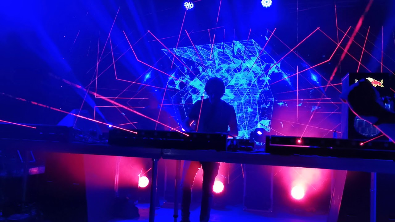 Hernan Cattaneo drops Ezequiel Arias - Modern Memory (Extended Mix ...