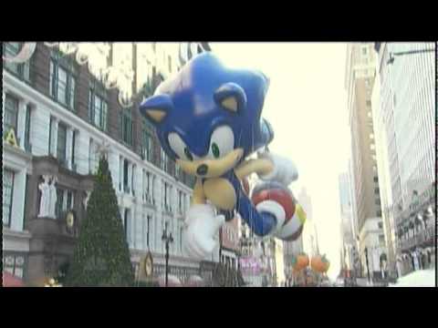 Sonic Balloon in 2011 Macy's Thanksgiving Day Parade - YouTube