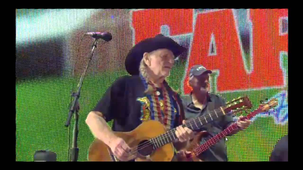 Farm Aid 2011 - Willie, Terry Toney and Blackwoods - YouTube