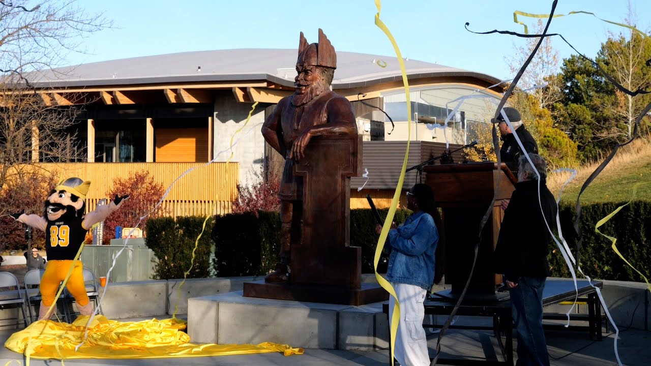 Joe Vandal statue revealed at University of Idaho - YouTube