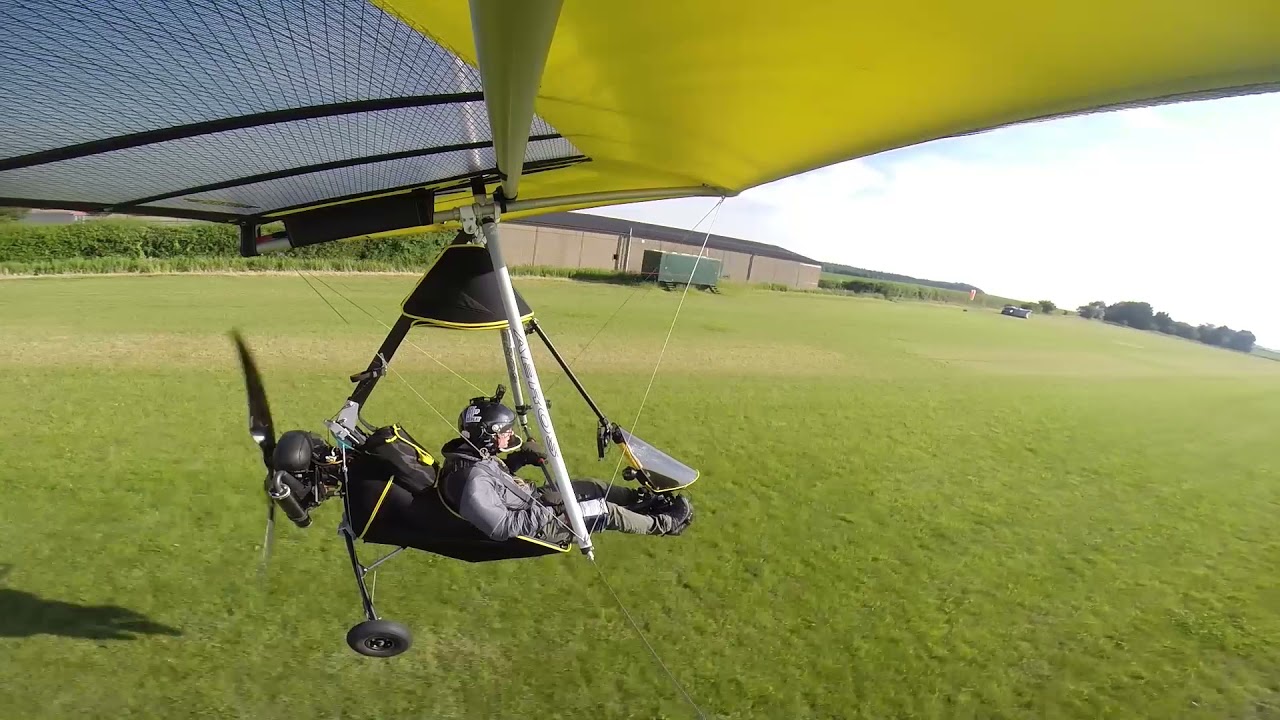 Swoopy landing - PeaBee short - YouTube