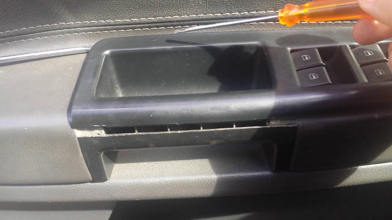 Como soltar os comandos de porta VW Polo - YouTube