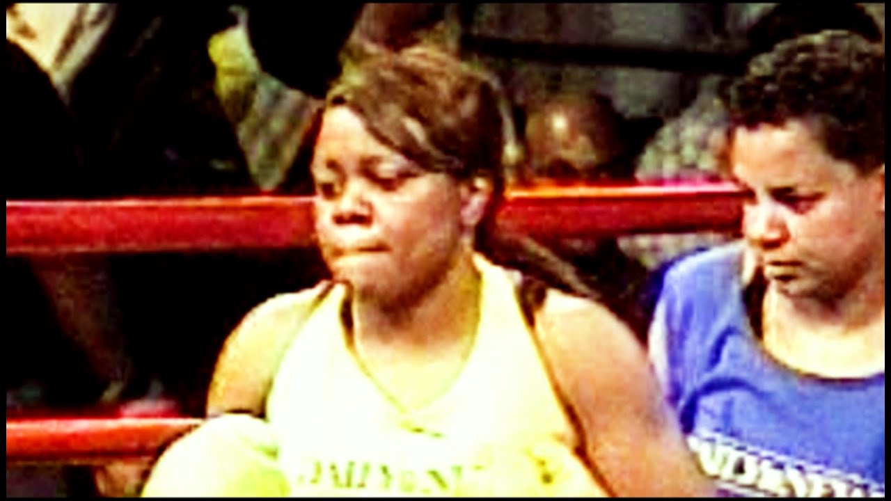 Veronica Simmons : USA Boxing : round 1 TKO - YouTube